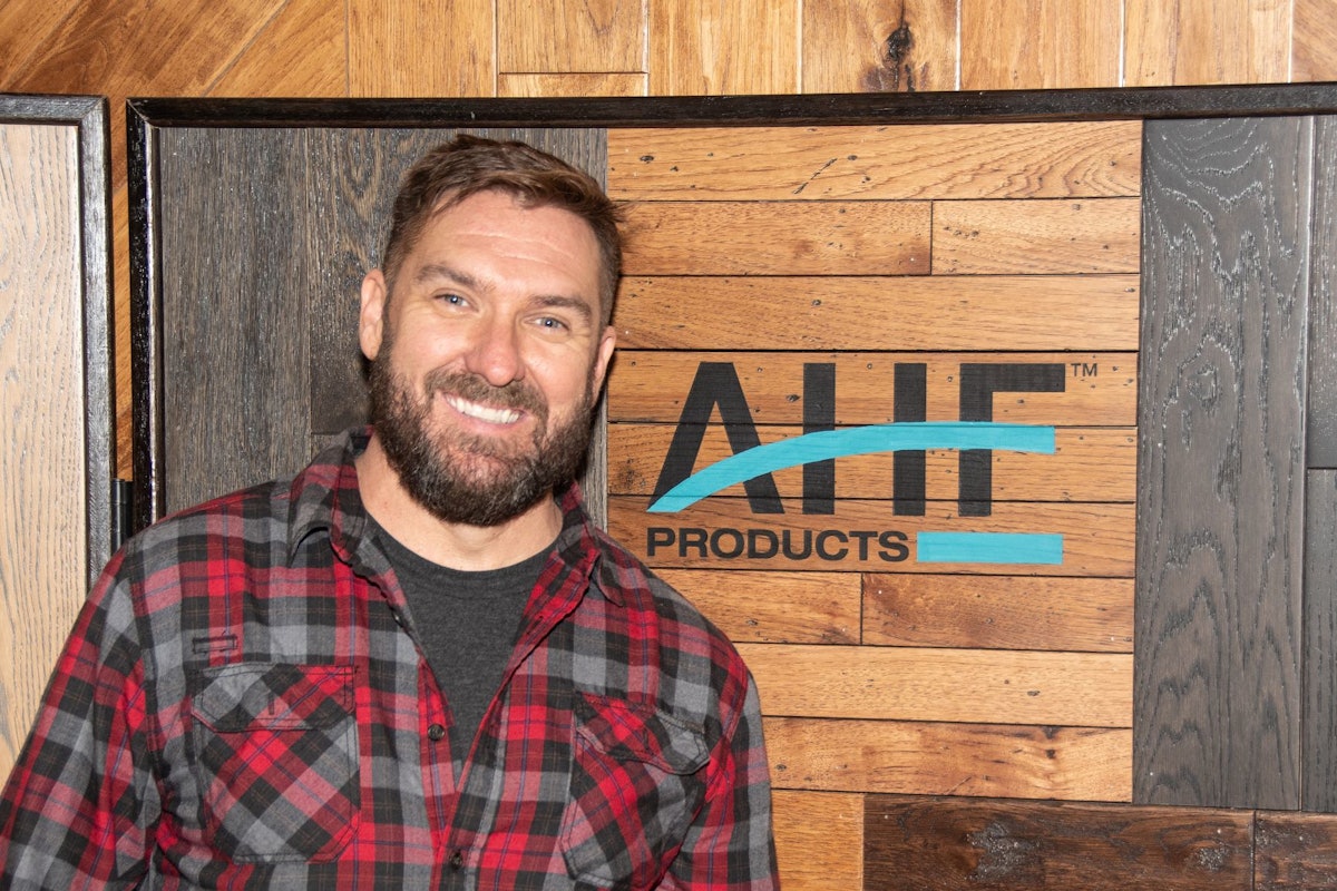 Barnwood Builders Host Mark Bowe to Appear at AHF Products Surfaces ...